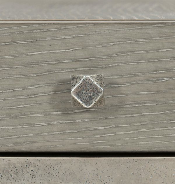 Linea End Table – SR Interiors