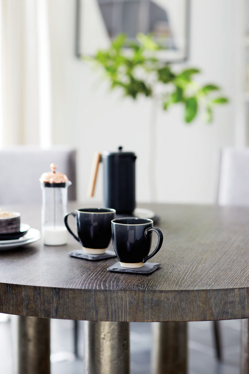 Linea Round Dining Table – SR Interiors